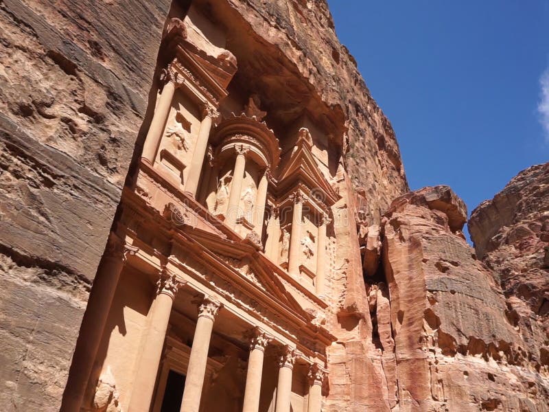 The Treasury of Petra, Iconic Monument, Jordan Editorial Stock Image ...
