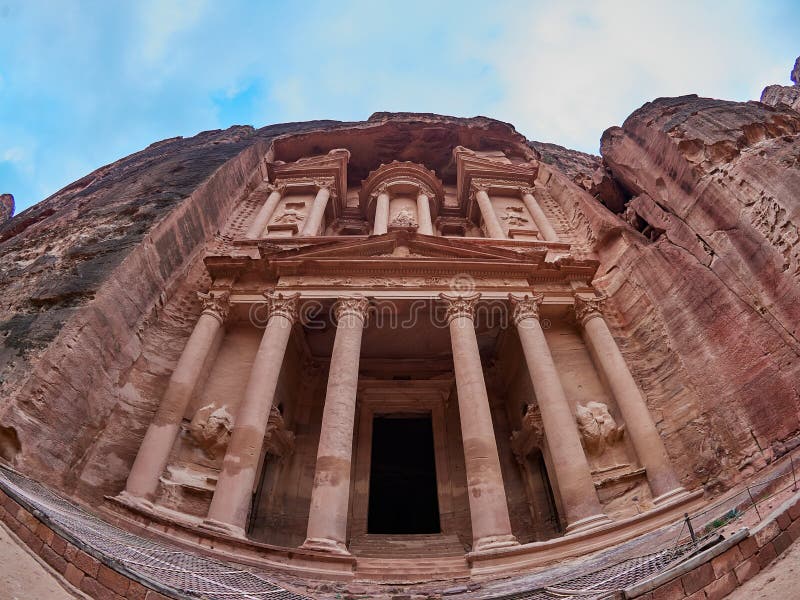 The Treasury in Petra Jordan Stock Image - Image of cultural ...
