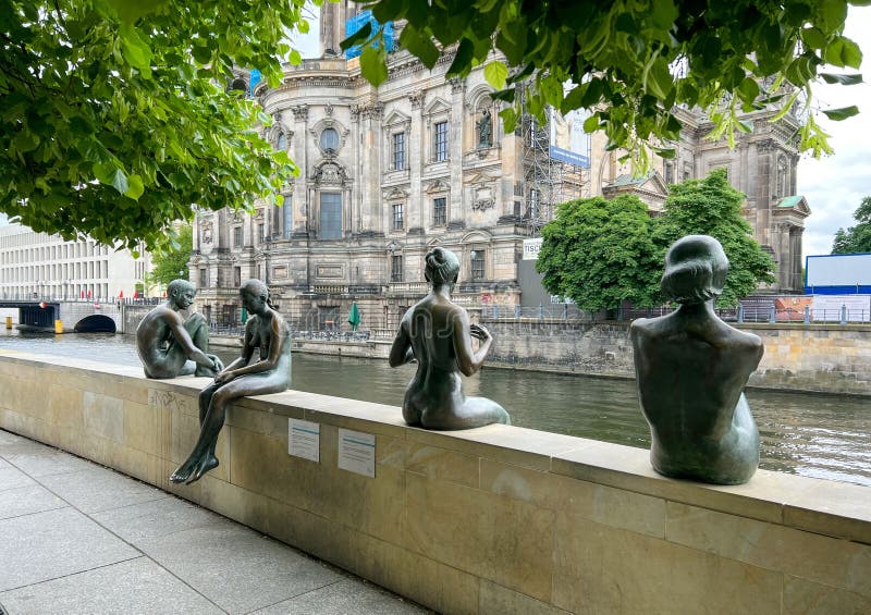 Tree Girls and One Boy Statue Editorial Stock Image - Image of girls ...