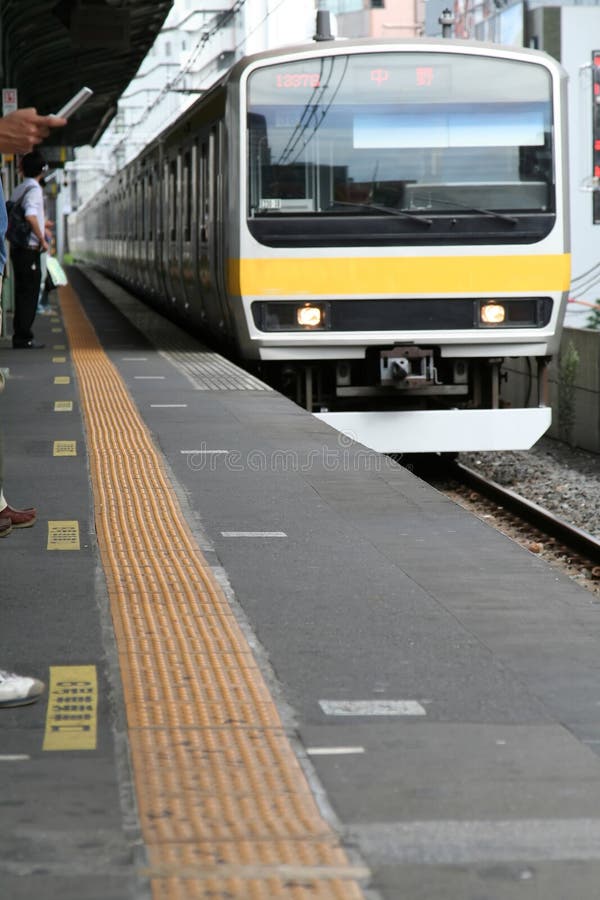 Trein bij post stock foto. Image of post, forensen, trein - 1255224