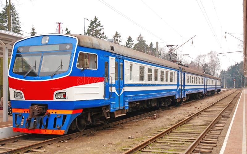 Trem azul imagem de stock. Imagem de tecnologia, velocidade - 2204211