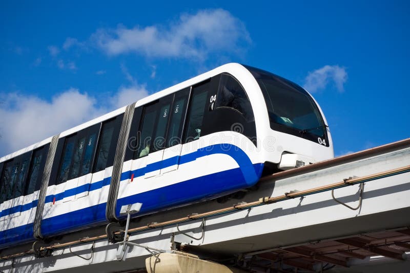Trem do monotrilho imagem de stock. Imagem de transporte - 36110007
