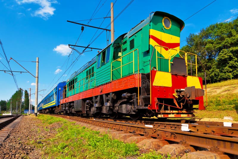 Tren de pasajeros diesel imagen de archivo. Imagen de eléctrico - 17934743