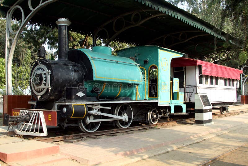 Tren real foto de archivo editorial. Imagen de carril - 14556953