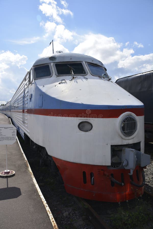 Tren retro imagen de archivo. Imagen de pasajero, canal - 231705523