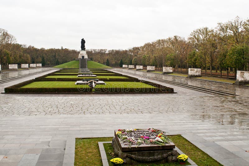 Treptower Park stock image. Image of treptower, germany - 40979639