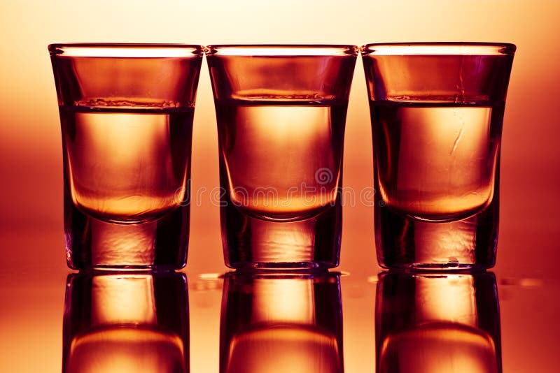 Tres bebidas imagen de archivo. Imagen de cristal, bebida - 8352751