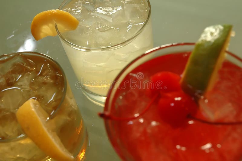 Tres bebidas heladas imagen de archivo. Imagen de fresco - 3089293