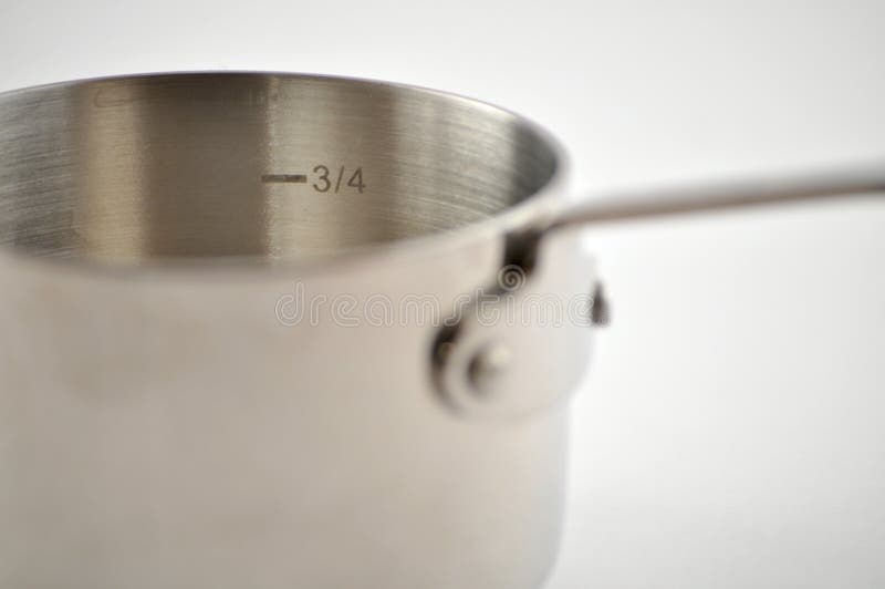 Tres cuartos lleno foto de archivo. Imagen de plata, acero - 16711954