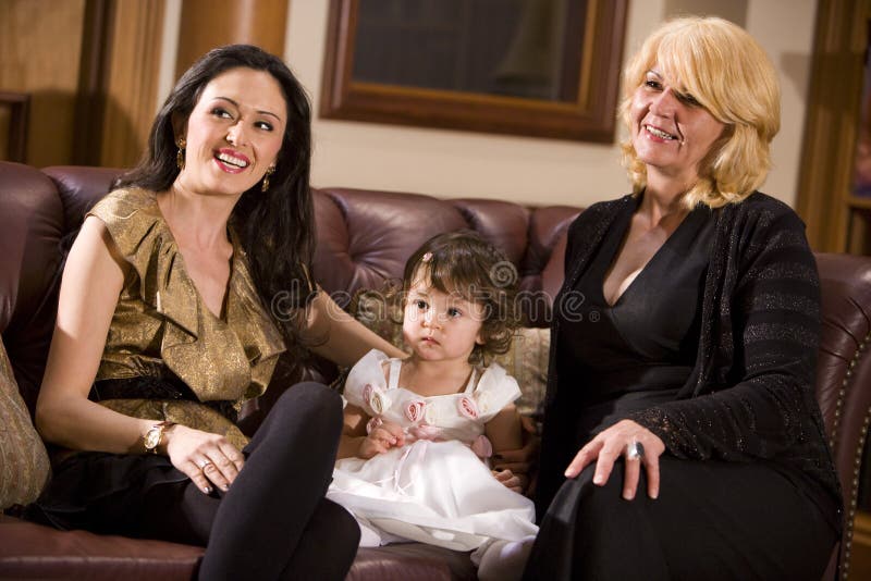Tres generaciones foto de archivo. Imagen de regazo, rubio - 10715112
