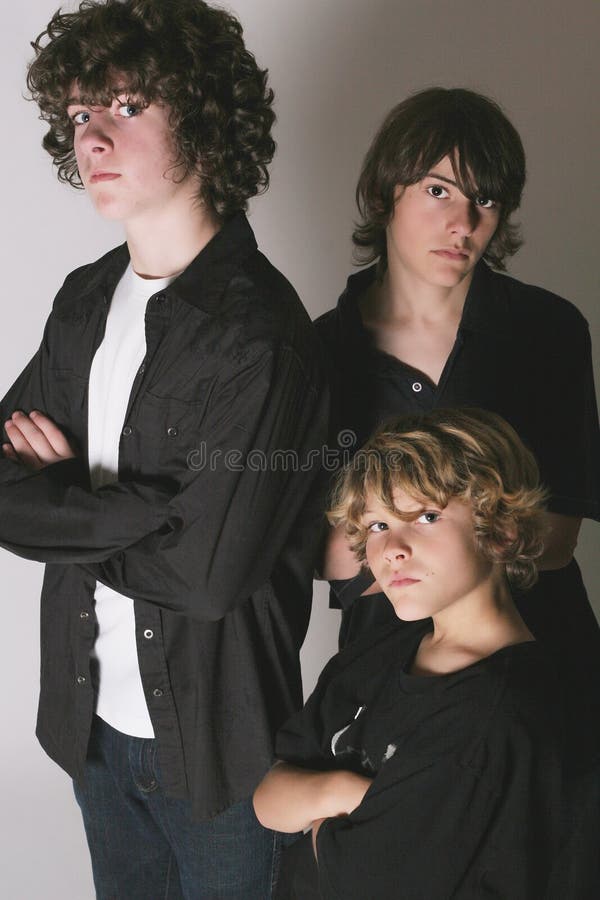 Tres hermanos imagen de archivo. Imagen de muchachos - 11597097