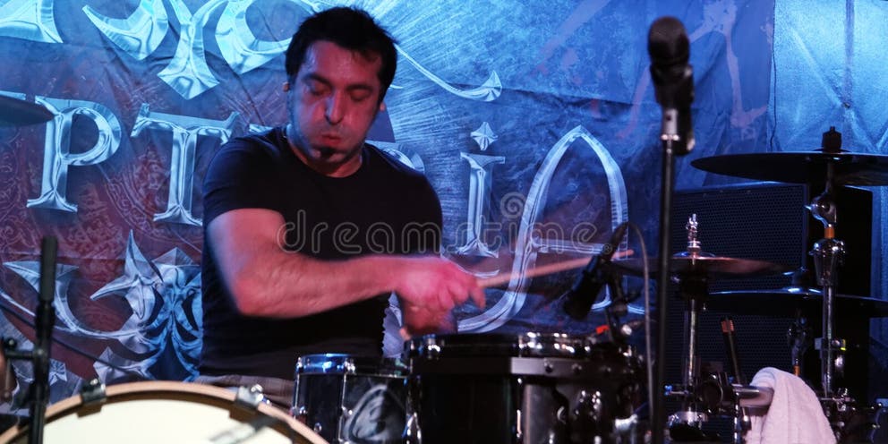 Tri State Corner - drummer editorial photography. Image of state - 22361477