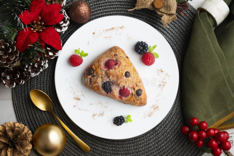 Triangular English Scones with Blackberries, Raspberries and Chocolate ...