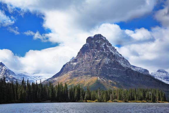 Triangular mountain stock image. Image of nature, loch - 11552087