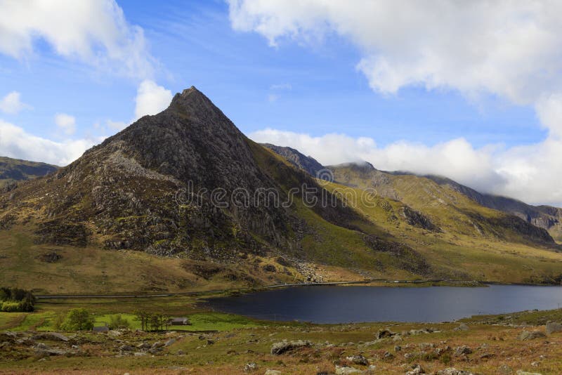 The Triangular Peak of Tryfan Stock Photo - Image of afon, cymru: 85154812
