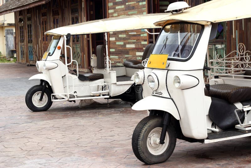 Tricycle de moteur photo stock. Image du activité, roue - 20079346 Tricycle de moteur photo stock. Image du activité, roue - 20079346