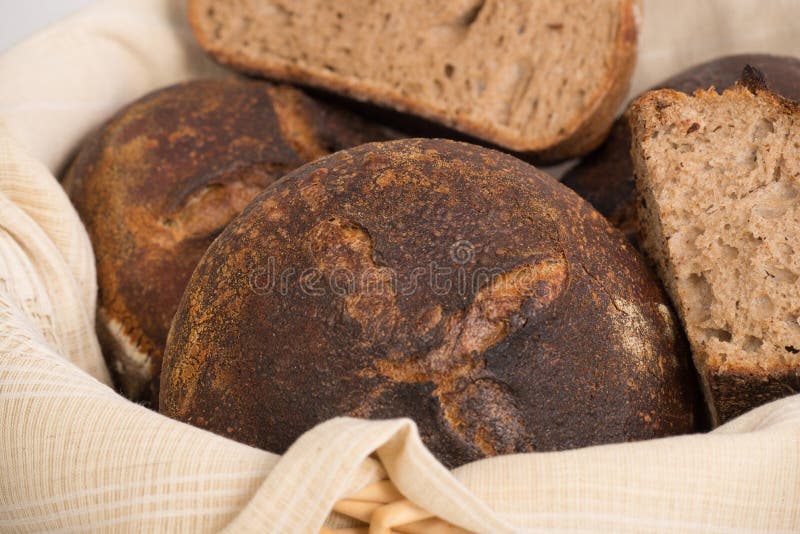 Trigo integral bread foto de archivo. Imagen de pasta - 104214470