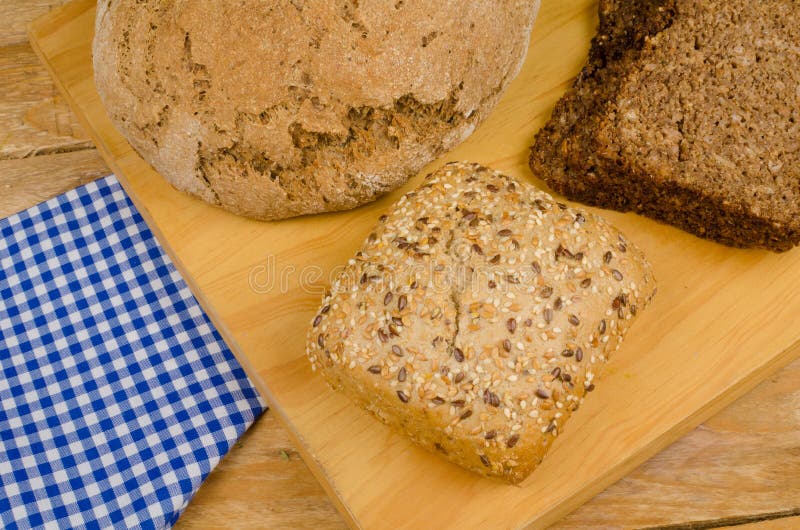 Trigo integral bread foto de archivo. Imagen de sano - 41382164
