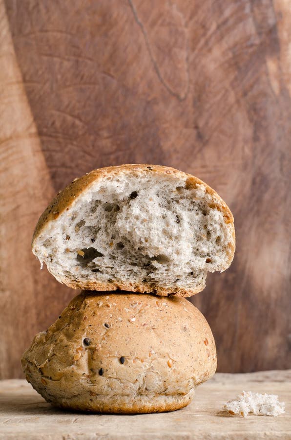 Trigo integral bread imagen de archivo. Imagen de vegetariano - 82024501