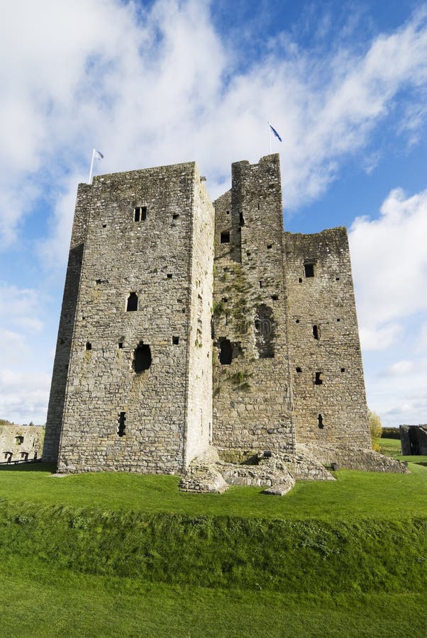 Trim Castle stock photo. Image of green, classic, architecture - 25341932