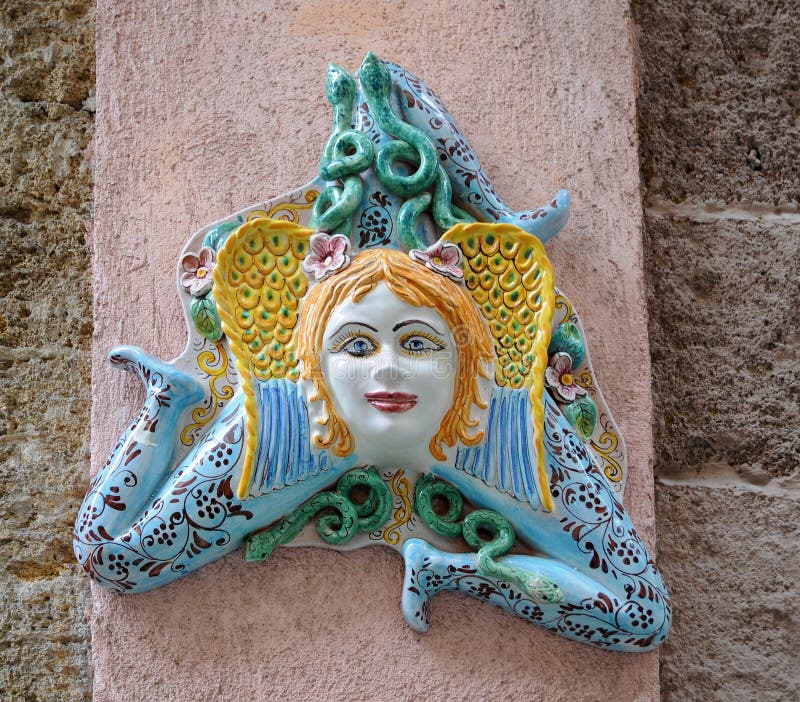 El Símbolo De Sicilia De Tres Piernas Que Representan Tres Esquinas De ...