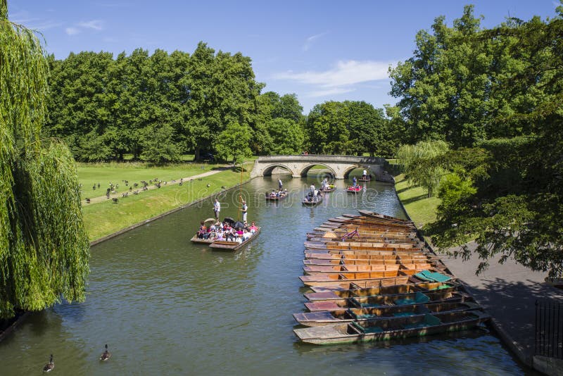 Trinity Bridge in Cambridge Editorial Stock Photo - Image of bridge ...