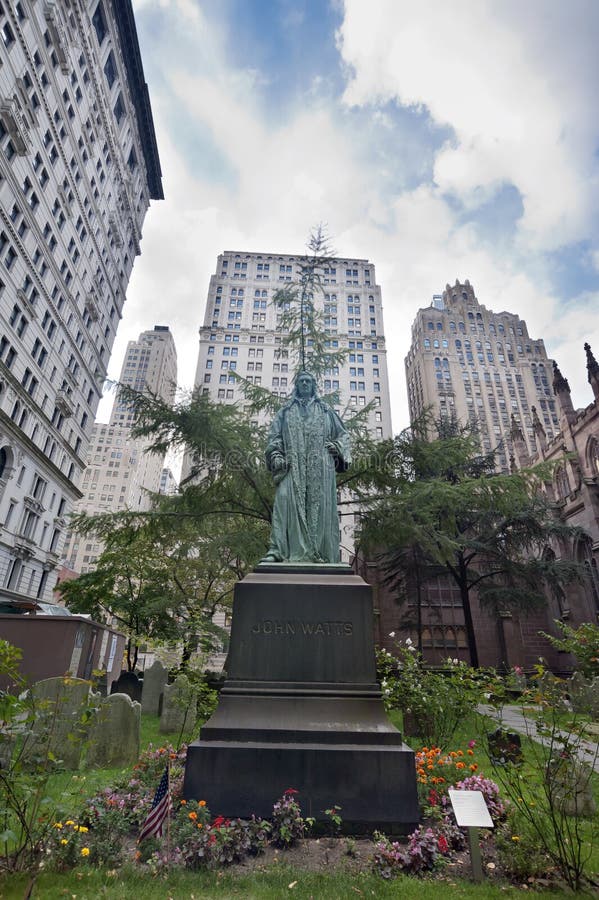 Trinity Church, New York City Stock Photo - Image of statues, building ...