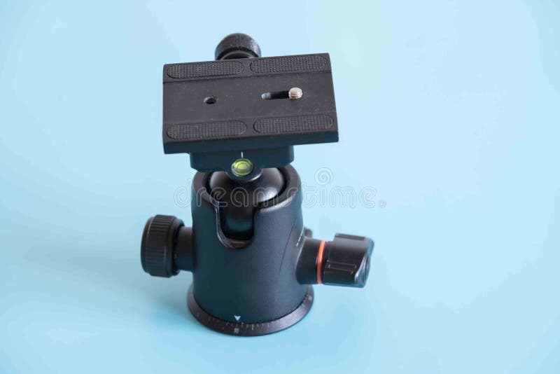 Tripod Head with Interchangeable Platform for Mounting a Professional ...
