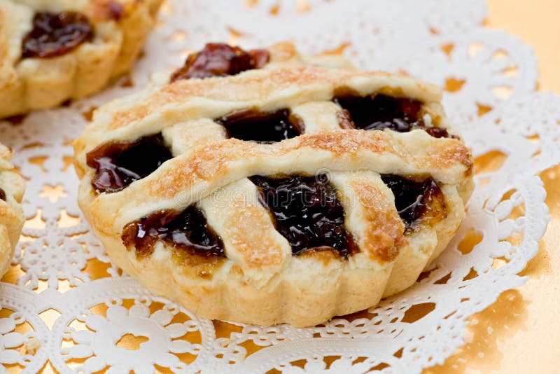 Triti le torte immagine stock. Immagine di sueto, crosta - 16928397