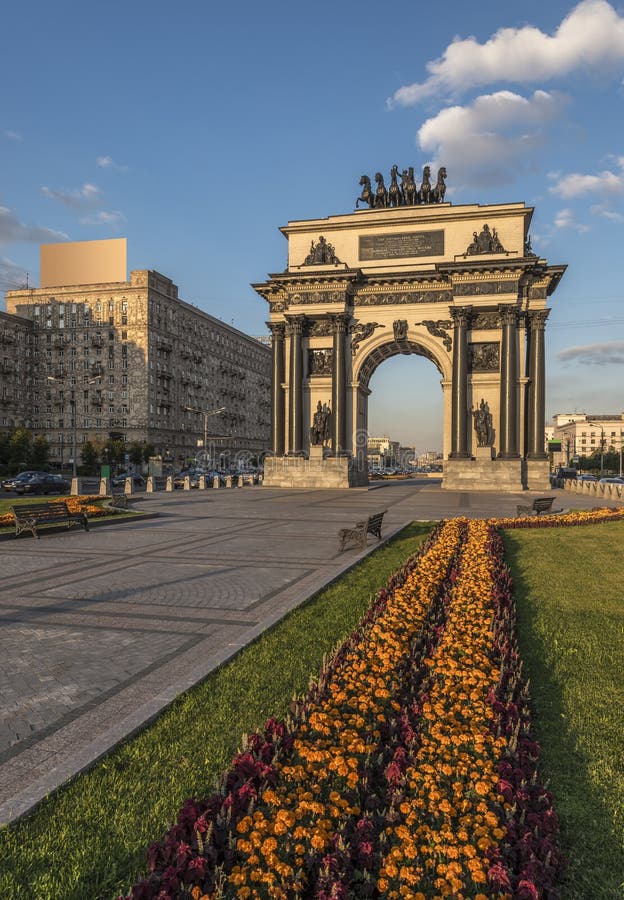 Triumphal arch in Moscow. editorial stock photo. Image of famous - 59484703