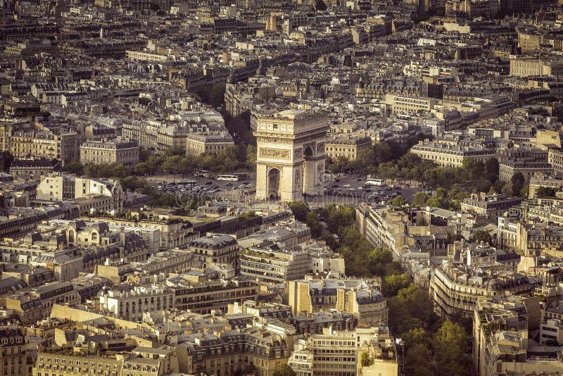 Triumphbogen, Paris, Frankreich Redaktionelles Bild - Bild von haus ...