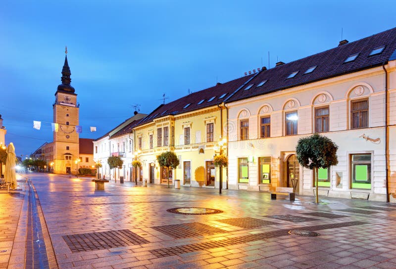 Trnava-Straße Mit Turm, Slowakei Stockbild - Bild von europäisch ...