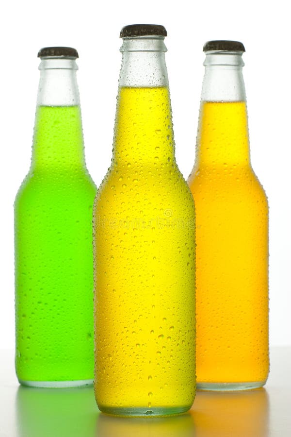 Trois boissons froides image stock. Image du bouteille - 10639221