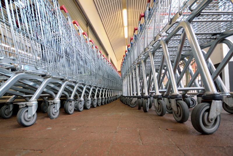 Troles imagem de stock. Imagem de loja, supermercado - 52659507