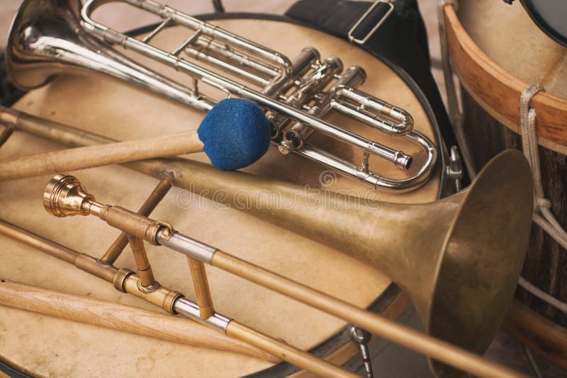 Tromba, Trombone E Grancassa Fotografia Stock - Immagine di classico ...