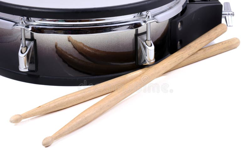 Trommel en stokken stock afbeelding. Image of muzikaal - 25966037