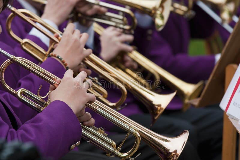Trompete-Konzert stockbild. Bild von gruppe, sonne, hand - 15383569