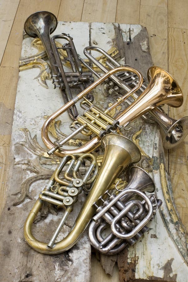 Trompeten stockbild. Bild von signalhorn, musiker, melodie - 12945667