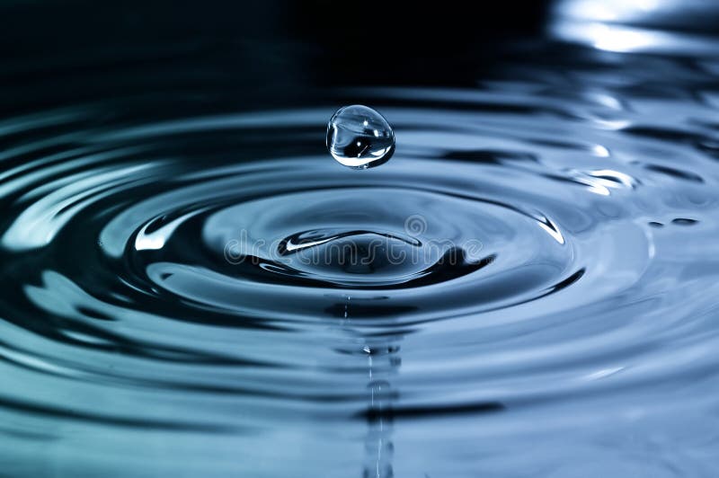 Tropfen stockfoto. Bild von flüssigkeit, effekt, wasser - 127560