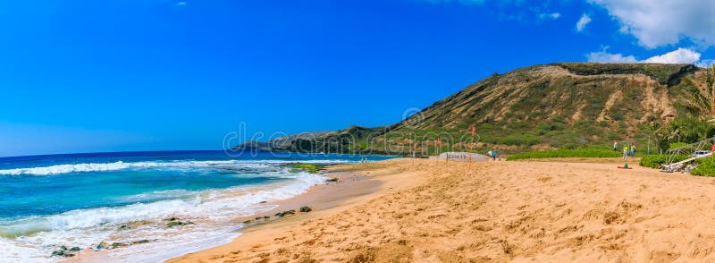 Tropical Beach with a Volcano Crater in Oahu, Hawaii Stock Image ...