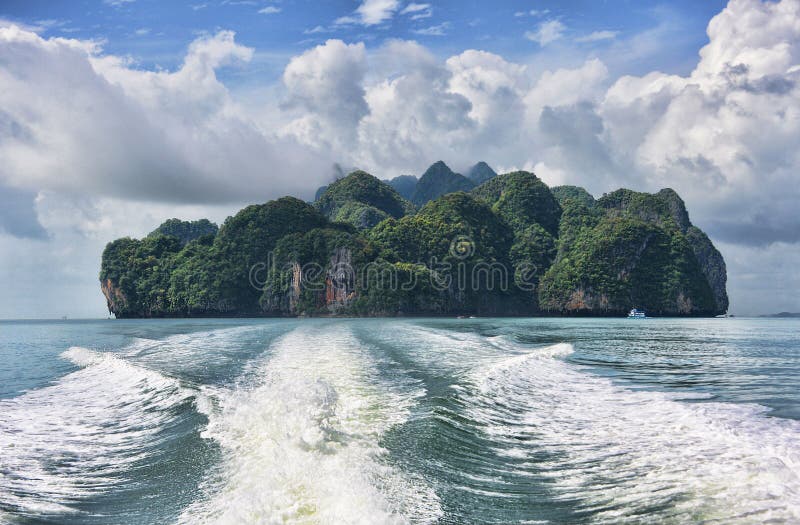 Tropical Island View and a Trace of Speedboat Stock Photo - Image of ...
