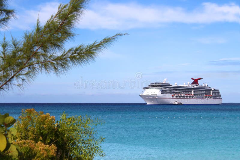 Passenger Cruise Ship Back View Stock Photo - Image of sailing, horizon ...
