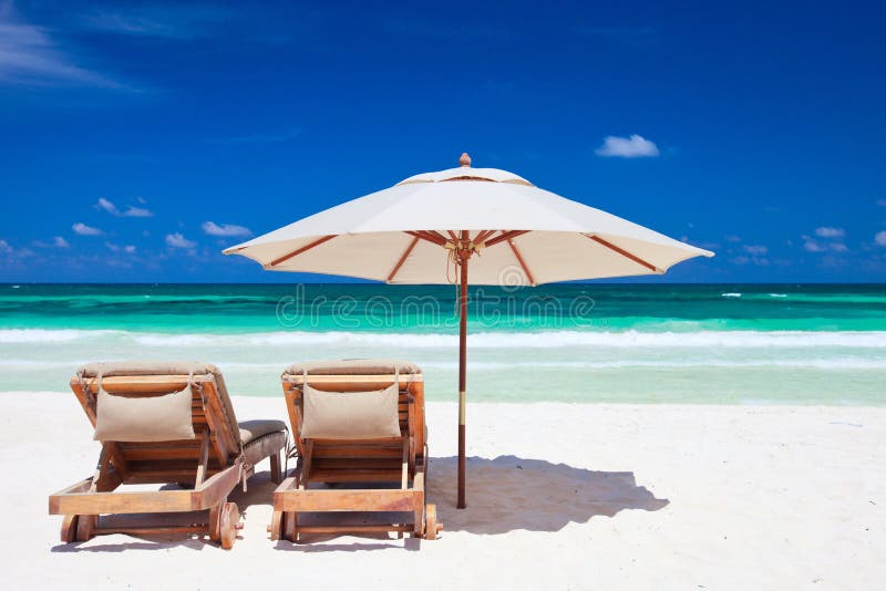 Picnic on the Tropical Beach Stock Image - Image of sand, picnic: 18955767