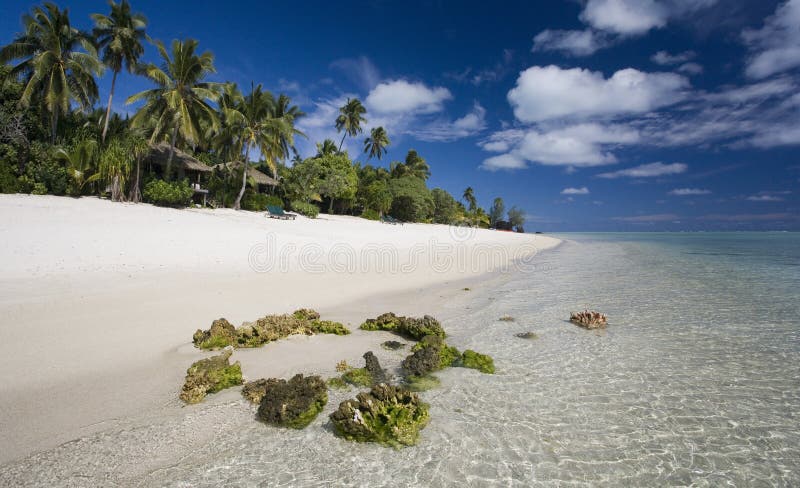 Tropisch Paradijs - De Cook Eilanden Stock Afbeelding - Image of meisje ...