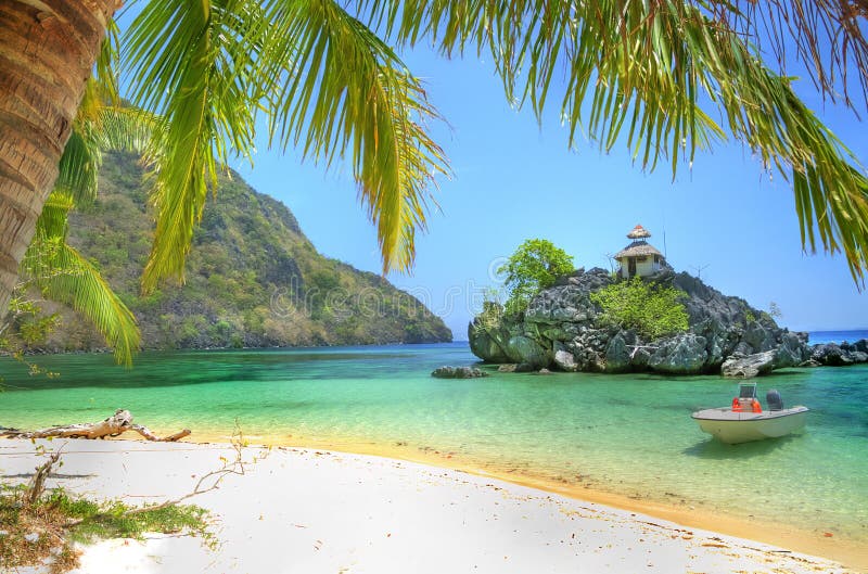 Tropische Insel stockbild. Bild von segelboot, paradies - 9402779