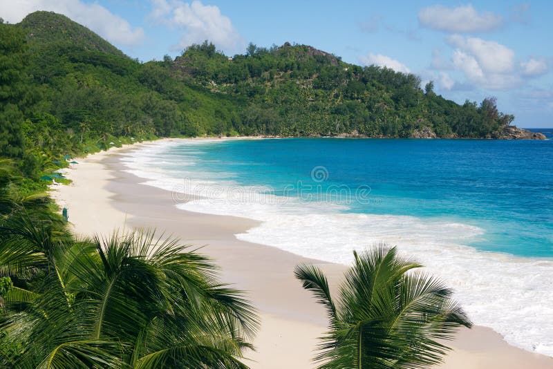 Tropischer Strand stockbild. Bild von sand, offen, tropisch - 19627917