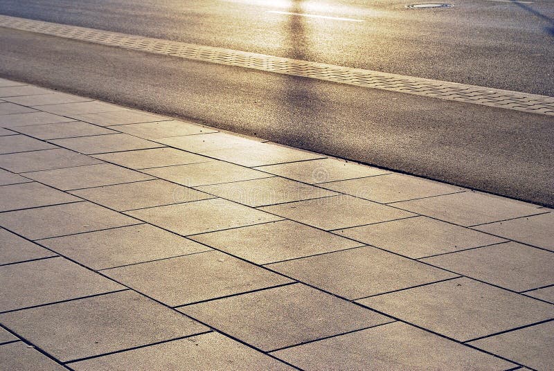 Trottoir image stock. Image du utilisé, surface, trottoirs - 71149911