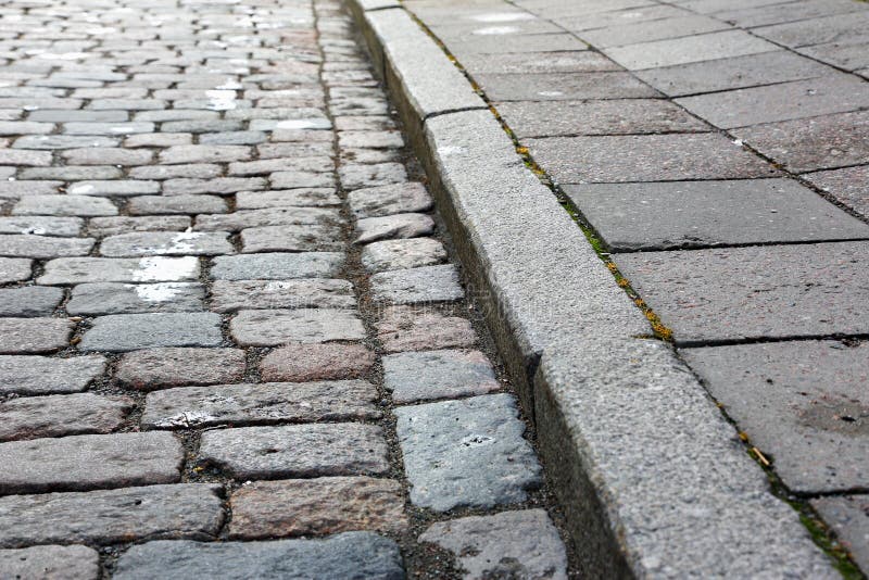Trottoir photo stock. Image du trottoir, milieux, inclinaison - 13484886
