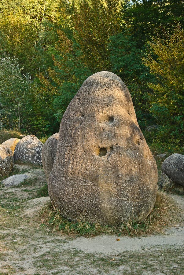 The Trovants of Costesti - the Living and Growing Stones of Romania ...