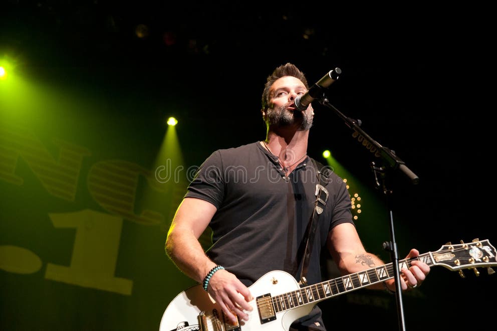 Troy Gentry editorial photo. Image of rock, performance - 22434911